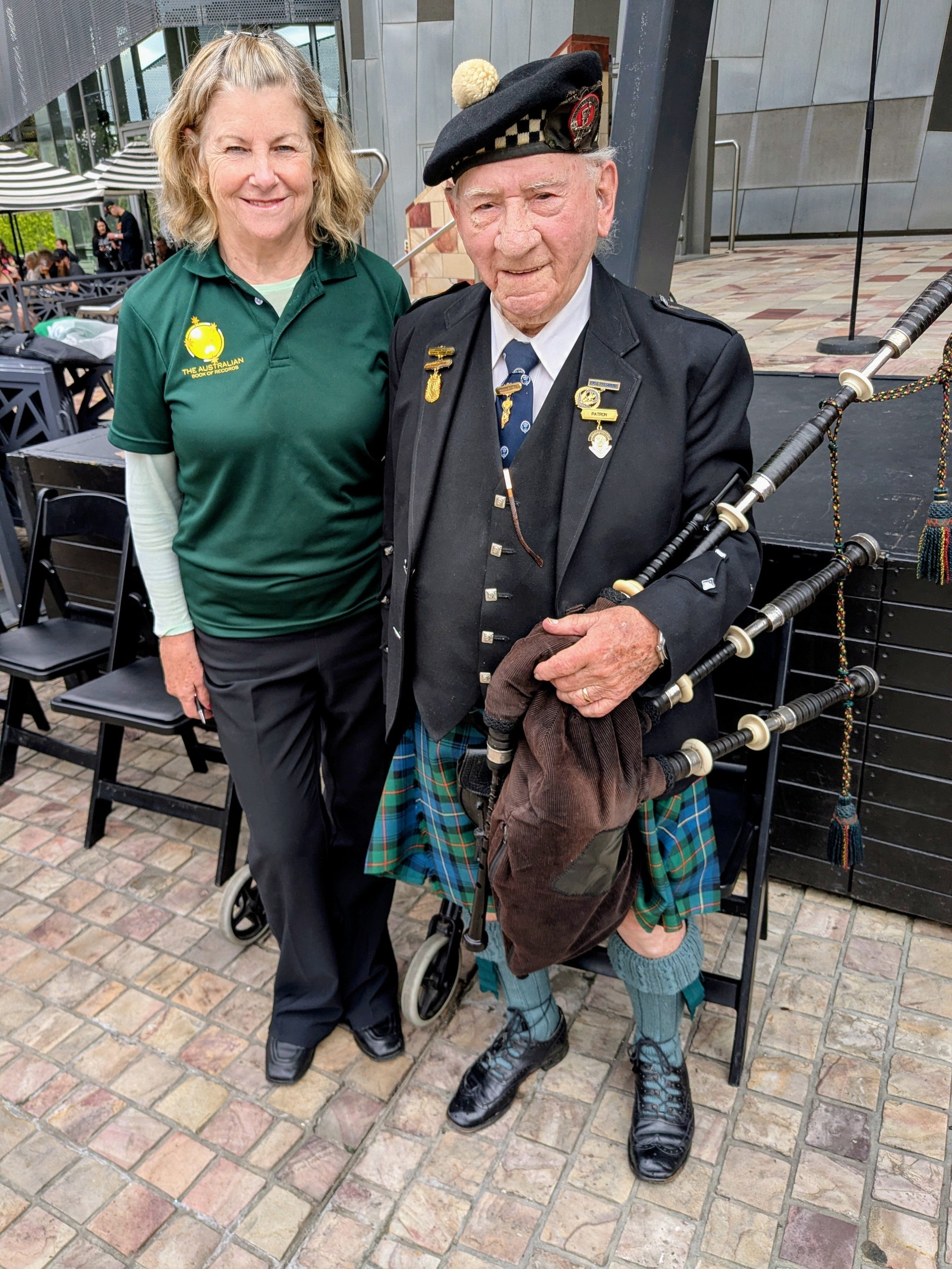 The largest bagpipe ensemble – theaustralianbookofrecords.com.au